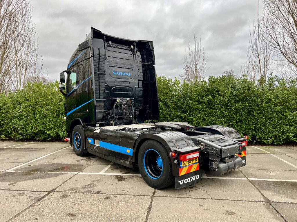Afgeleverd: Volvo FH 460 Turbo Compound - STM Trading
